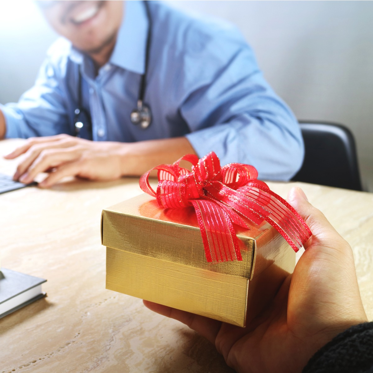 6 Gift Ideas For Your Medical Staff